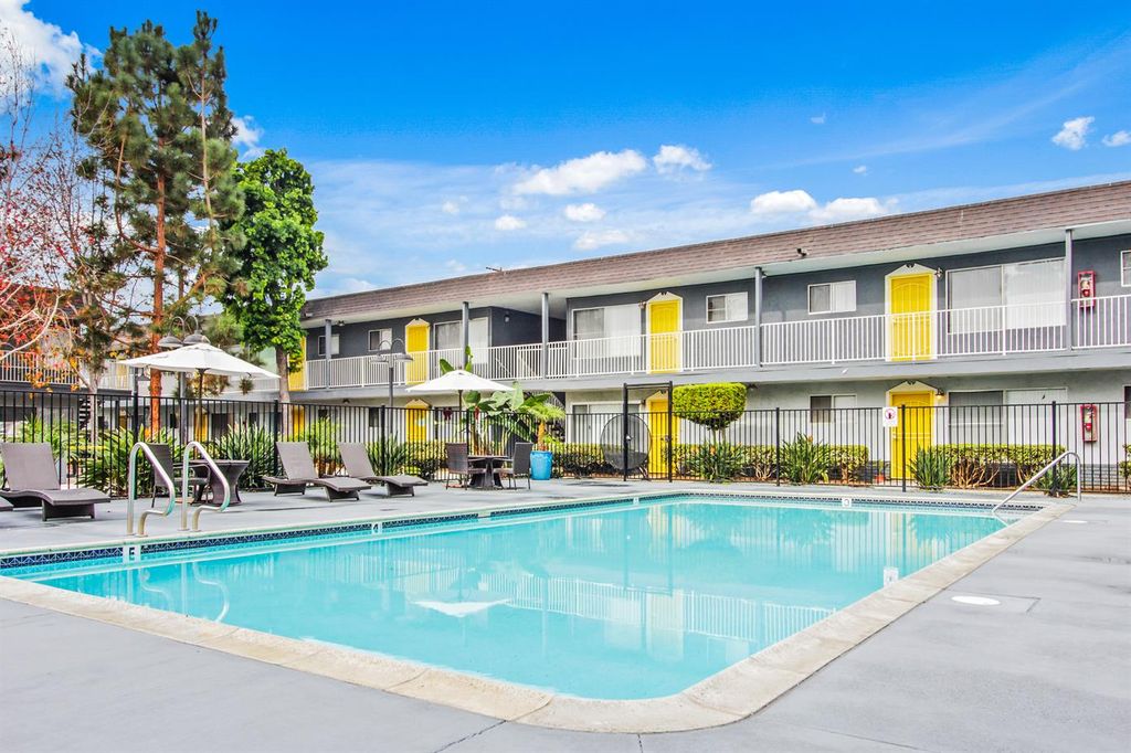 245 Woodlawn Ave #J11, Chula Vista, CA 91910 - See Est. Value, Schools ...