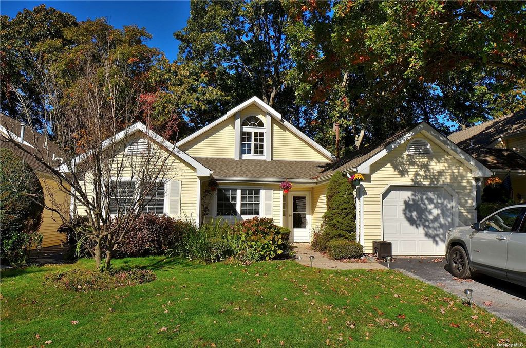 36 Saddlebrook Court UNIT 36, Middle Island, NY 11953 | Trulia