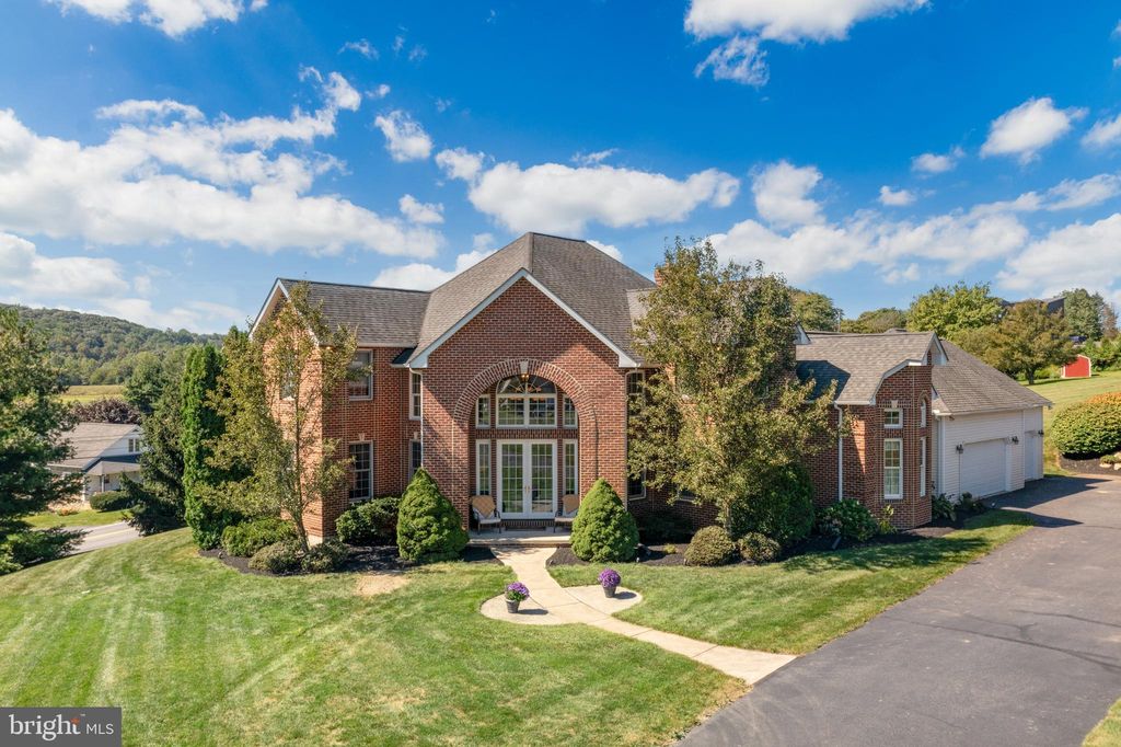 6504 Stationview W, Zionsville, PA 18092 - See Est. Value, Schools & More