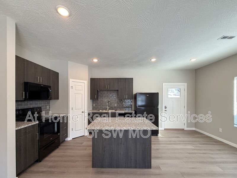 4930-5 W Minota St, Springfield, MO 65802 - Trulia | Trulia