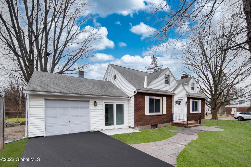 602 Balltown Road, Schenectady, NY 12304 - See Est. Value, Schools & More