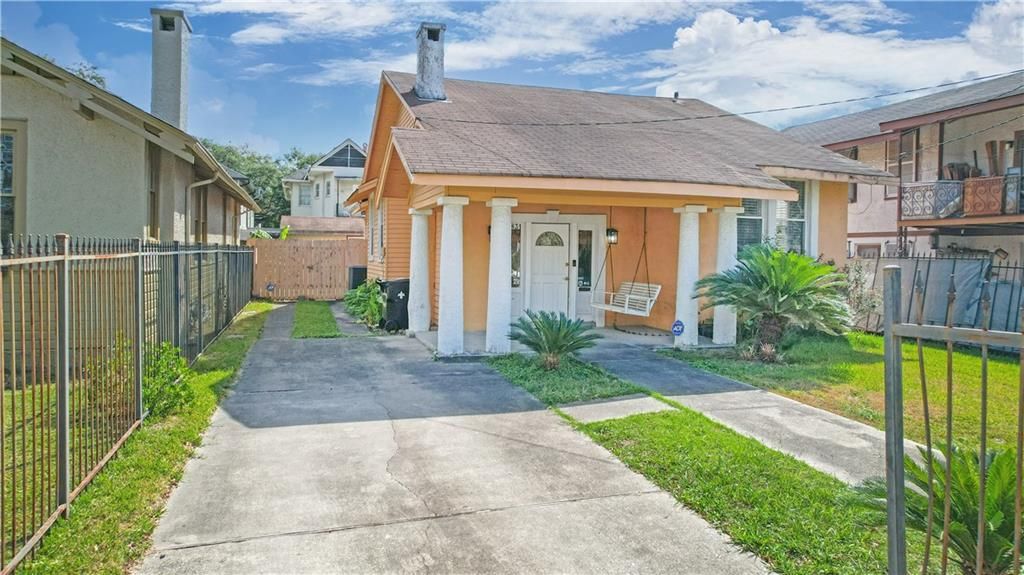 2831 Calhoun St, New Orleans, LA 70118 - See Est. Value, Schools & More