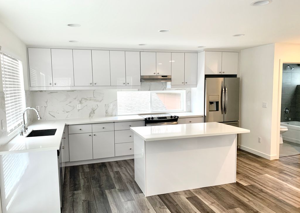 5264-5268 Brooklyn Ave NE #5264RM102, Seattle, WA 98105 - See Est ...