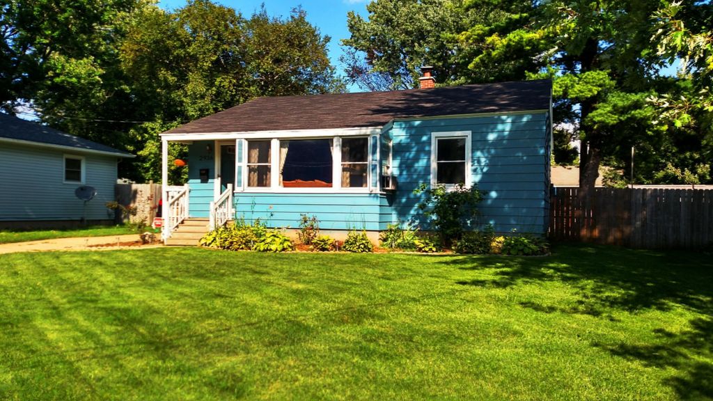 2936 West Ave SW, Wyoming, MI 49519 - See Est. Value, Schools & More