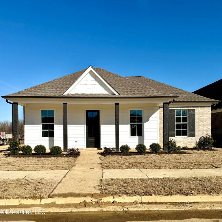 733 Coahoma Ct, Nesbit, MS 38651 - See Est. Value, Schools & More