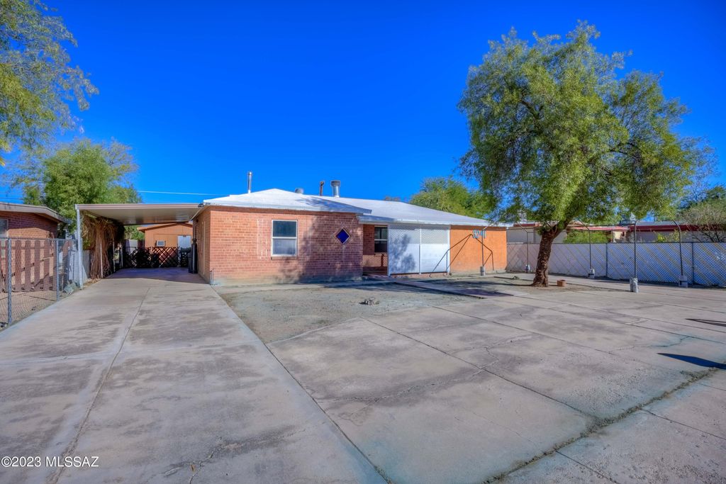 3241 E 30th St, Tucson, AZ 85713 - See Est. Value, Schools & More
