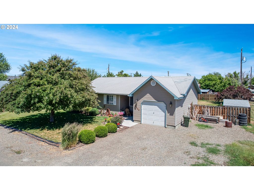 2380 16th St, Baker City, OR 97814 - See Est. Value, Schools & More