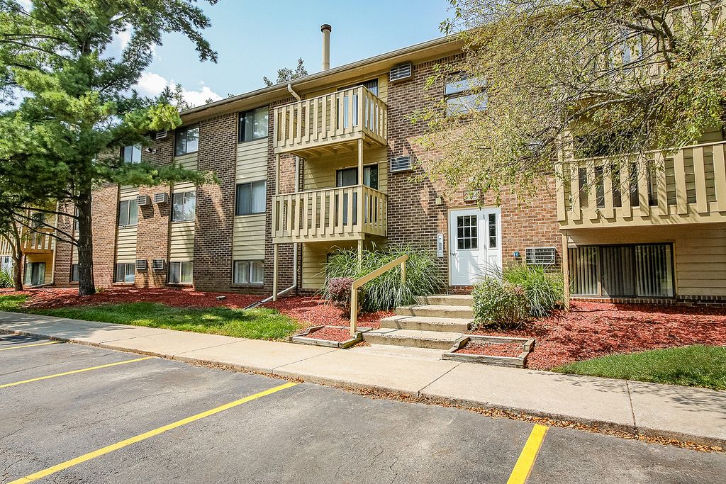 426 W Lake Lansing Rd #D03, East Lansing, MI 48823 - See Est. Value ...