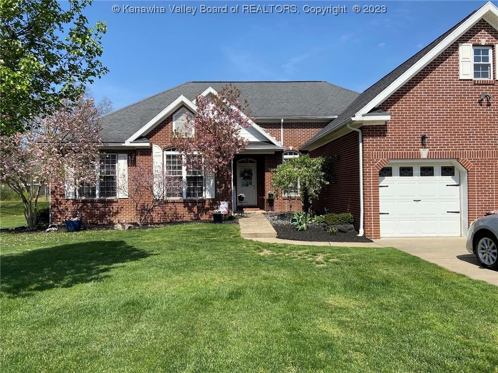 207 Plantation Dr, Mineral Wells, WV 26150 - See Est. Value, Schools & More