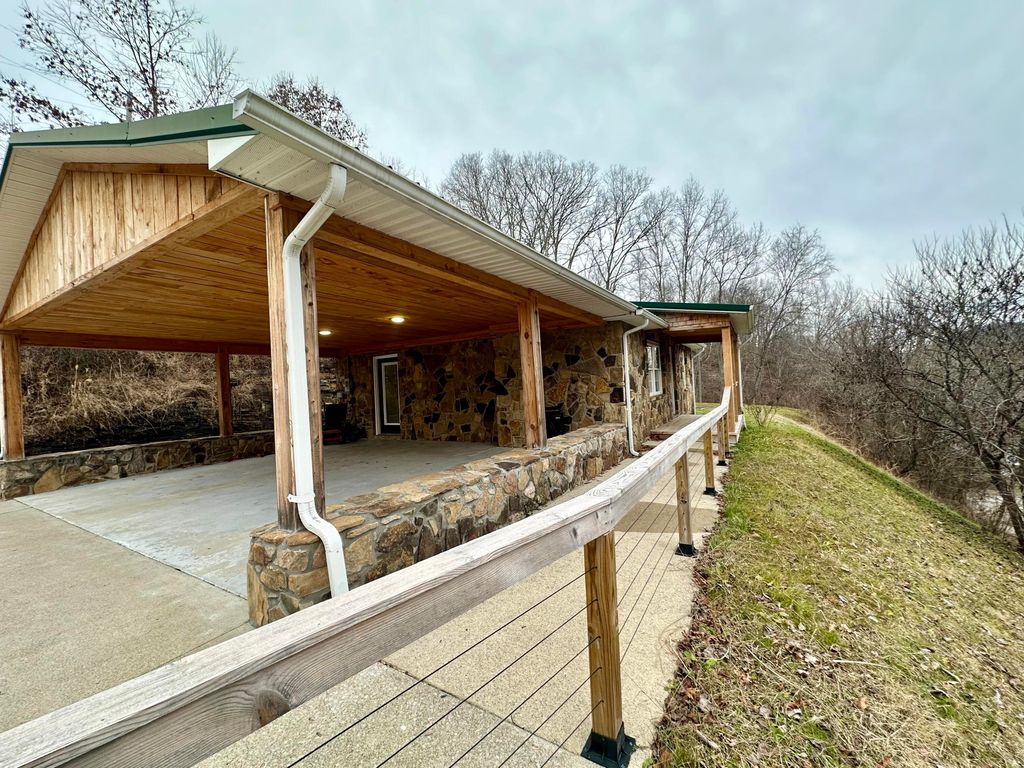 8209 N State Highway 11, Green Road, KY 40946 - See Est. Value, Schools ...