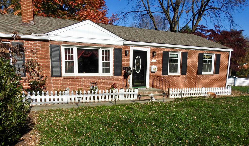 357 Lawyers Rd NW, Vienna, VA 22180 | Trulia