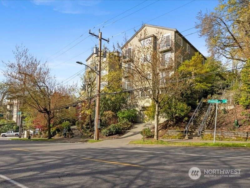 3901 Fremont Avenue N UNIT 107, Seattle, WA 98103 | MLS# 2232242 | Trulia
