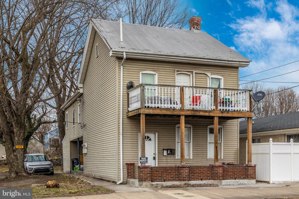 323 S Raleigh St, Martinsburg, WV 25401 - See Est. Value, Schools & More