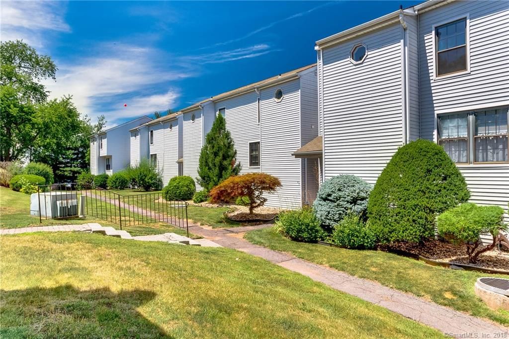 22 Horizon Hill Rd, Newington, CT 06111 - See Est. Value, Schools & More