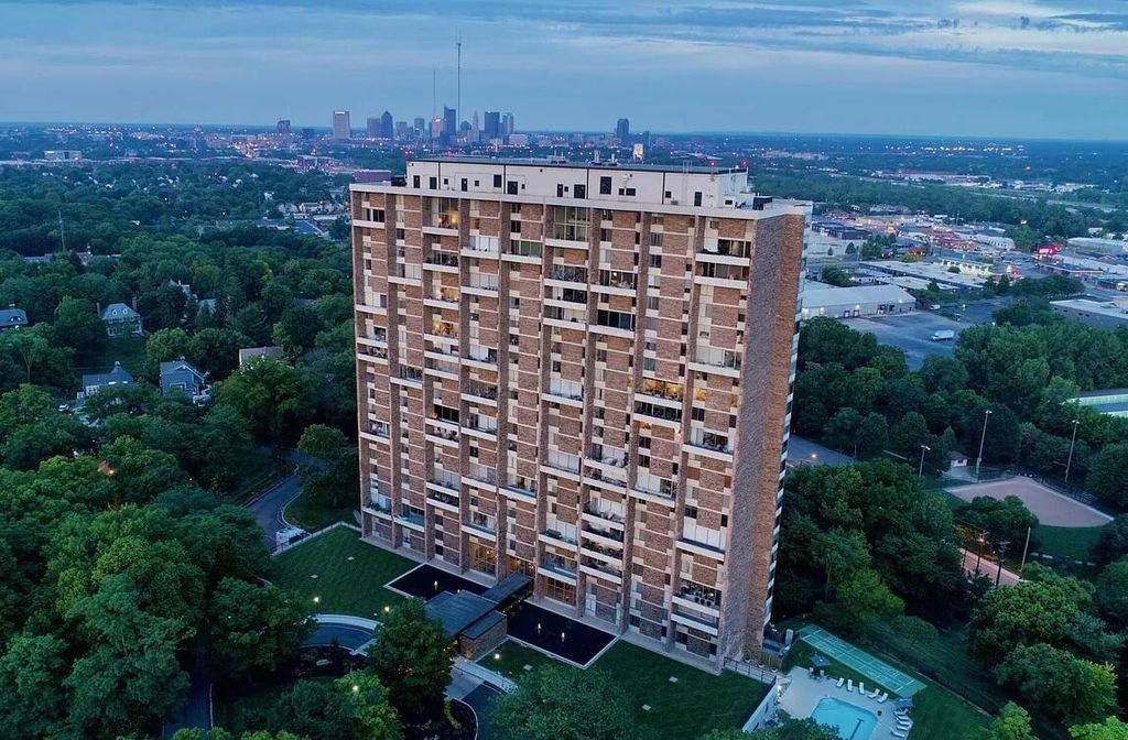 1000 Urlin Ave #1822, Grandview, OH 43212 - See Est. Value, Schools & More