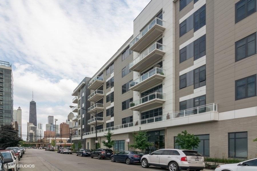 367 W Locust St #503, Chicago, IL 60610 - See Est. Value, Schools & More
