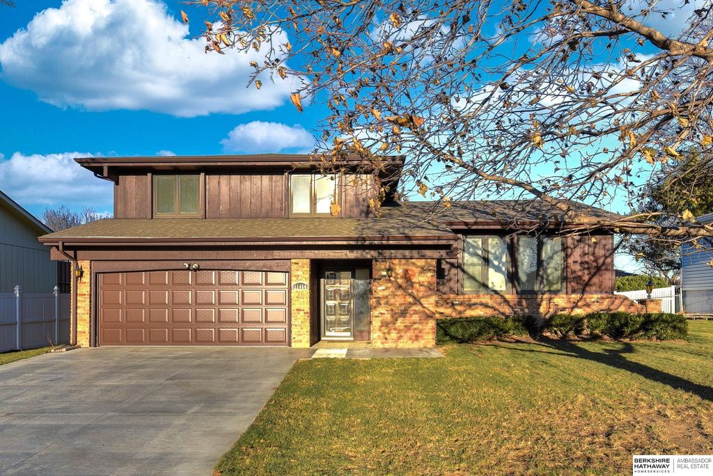 11460 Queens Dr, Omaha, NE 68164 - See Est. Value, Schools & More