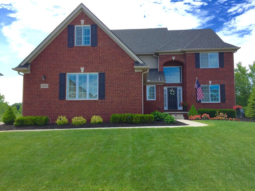 24483 Glenwood Dr, South Lyon, MI 48178 - See Est. Value, Schools & More