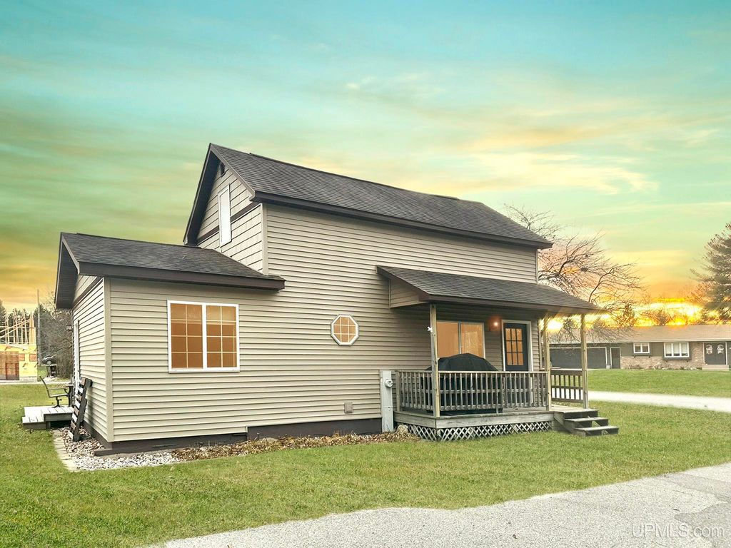 W3939 A St, Loretto, MI 49852 | MLS# 50194322 | Trulia