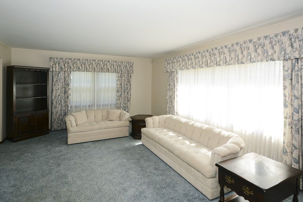 602 Bernard St, Middleville, MI 49333 - See Est. Value, Schools & More