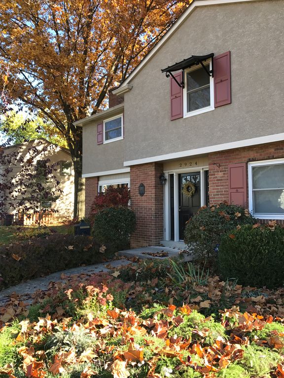 2924 Halstead Rd, Columbus, OH 43221 - See Est. Value, Schools & More