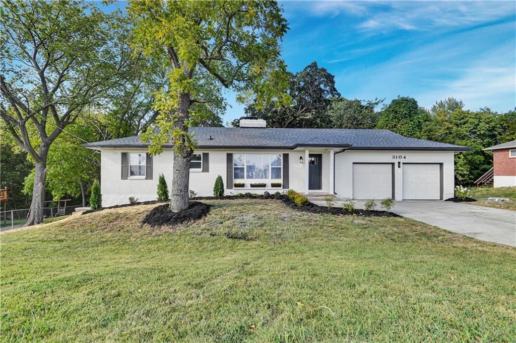 3104 E 94th St, Kansas City, MO 64132 - See Est. Value, Schools & More