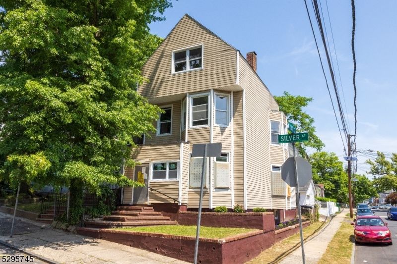 35 SILVER ST, Newark, NJ 07106 - See Est. Value, Schools & More