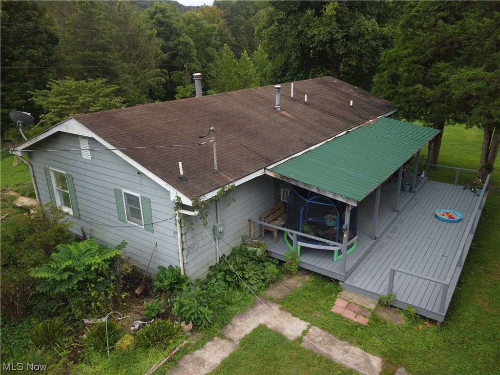 340 Vineyard Ln, Grantsville, WV 26147 - See Est. Value, Schools & More