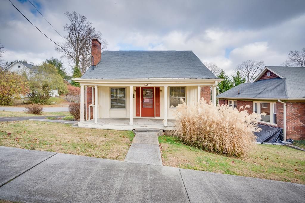 865 Park St, Bristol, VA 24201 - See Est. Value, Schools & More