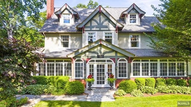 145 Heights Rd, Ridgewood, NJ 07450 | MLS# 24019094 | Trulia