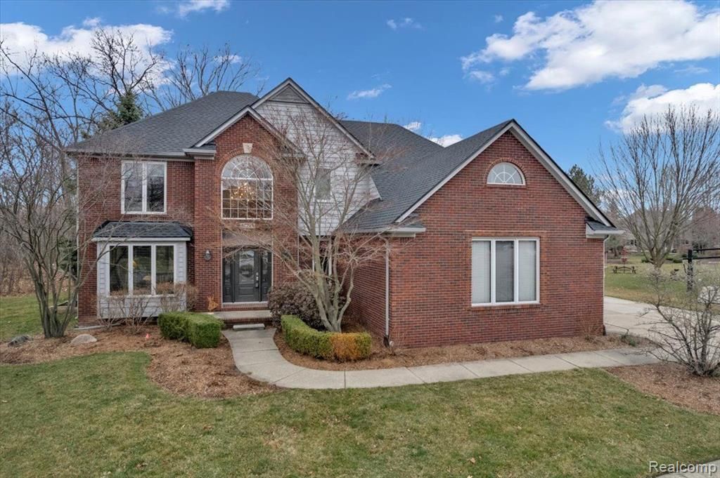 42975 Tonquish Dr, Clinton Township, MI 48038 | MLS# 20240014830 | Trulia