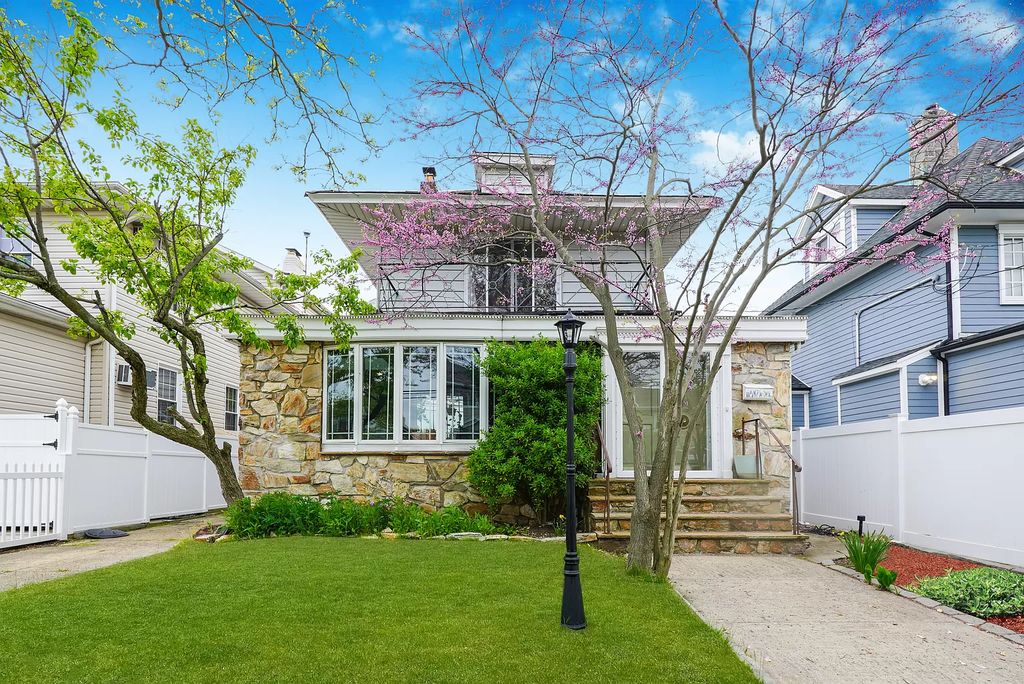 459 Beach 141 St, Rockaway Park, NY 11694 | Trulia