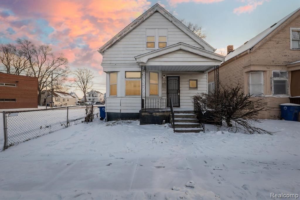 5048 Belmont St, Hamtramck, MI 48212 - See Est. Value, Schools & More