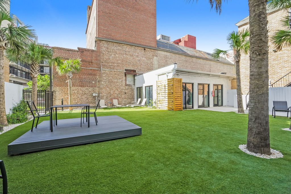 367 King St #33, Charleston, SC 29401 - See Est. Value, Schools & More