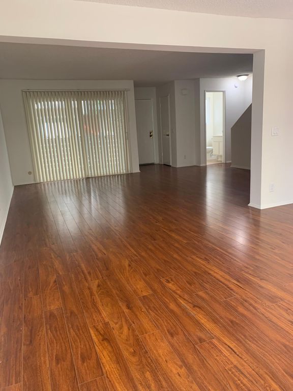 18333 Hatteras St #10, Tarzana, CA 91356 - See Est. Value, Schools & More