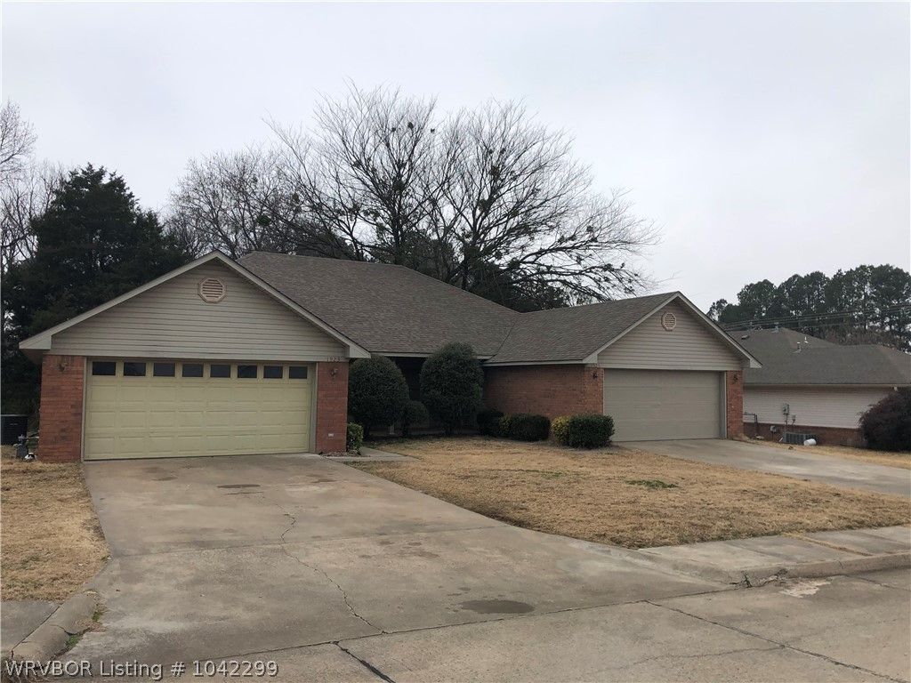 1923 Lovers Ln, Van Buren, AR 72956 | Trulia