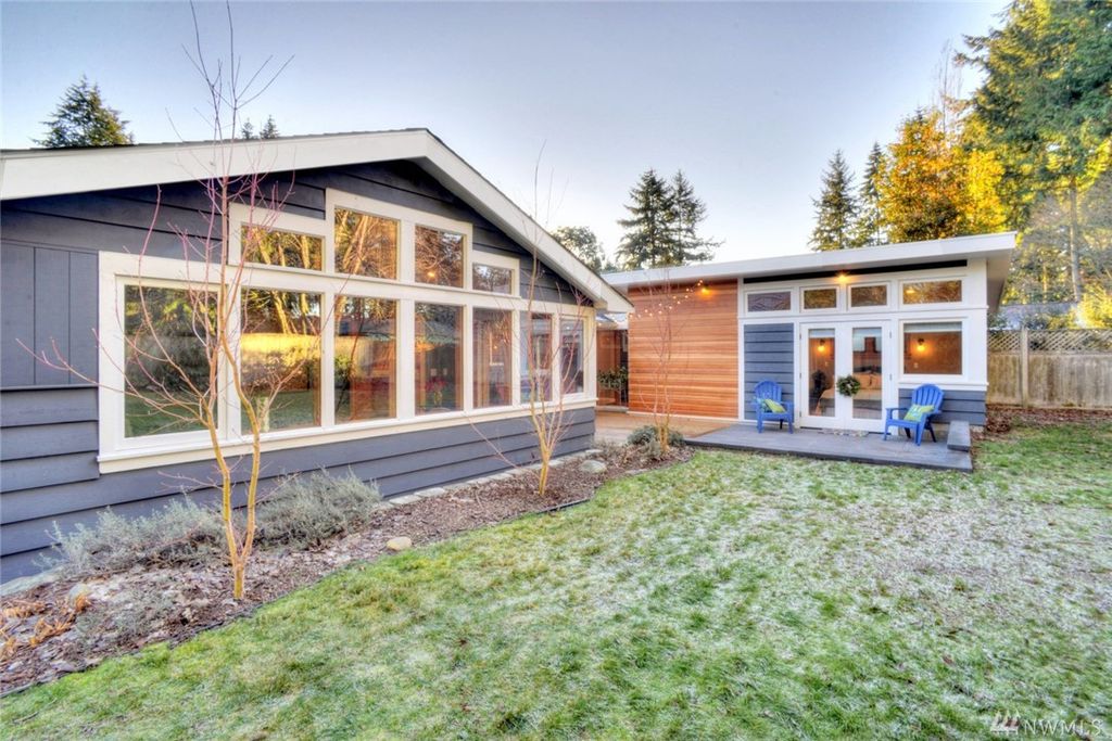 19527 1st Ave NW, Shoreline, WA 98177 - See Est. Value, Schools & More