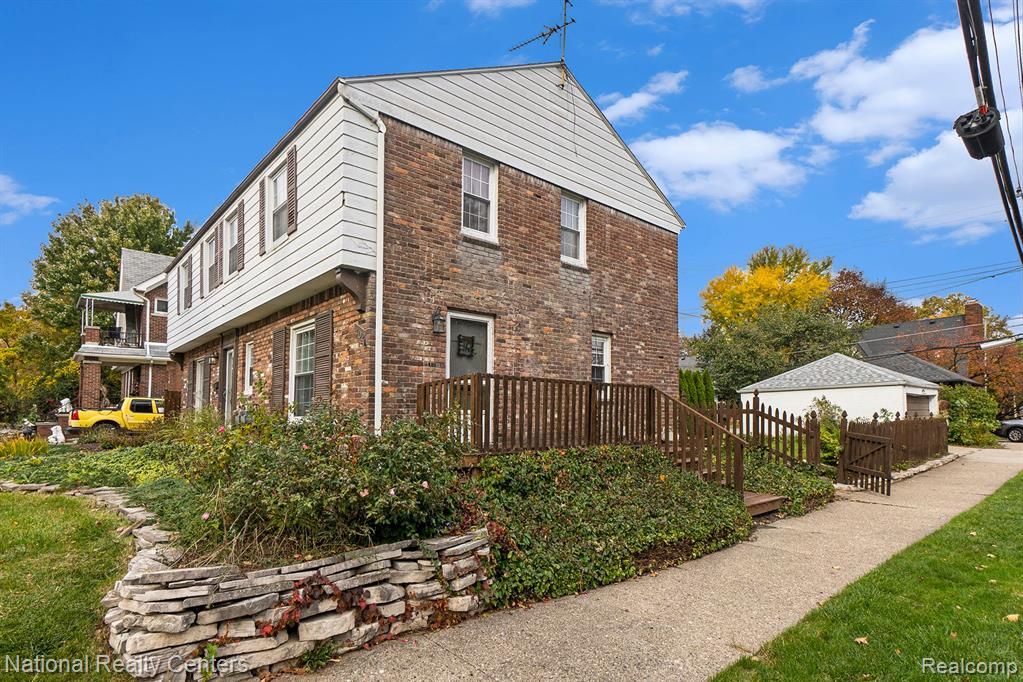 402 Alter Rd, Detroit, MI 48215 - See Est. Value, Schools & More