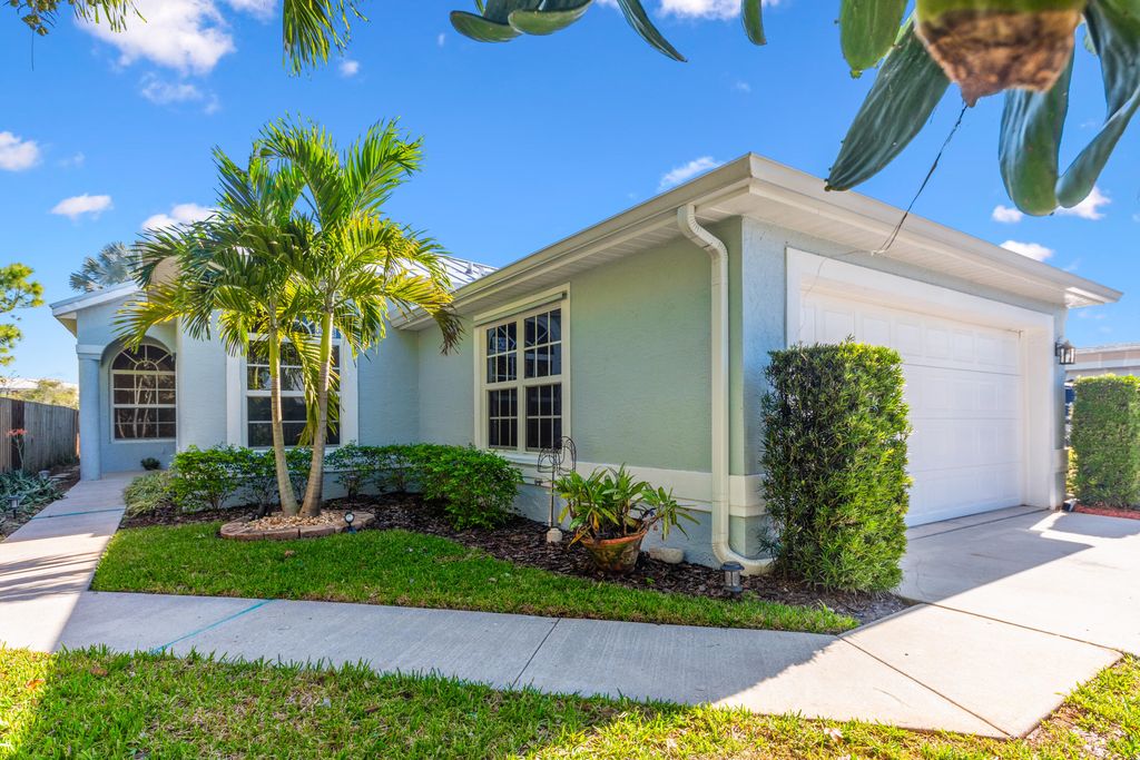 3573 SW Coco Palm Drive, Palm City, FL 34990 - See Est. Value, Schools ...