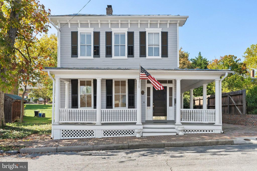209 N Washington St, Winchester, VA 22601 - See Est. Value, Schools & More