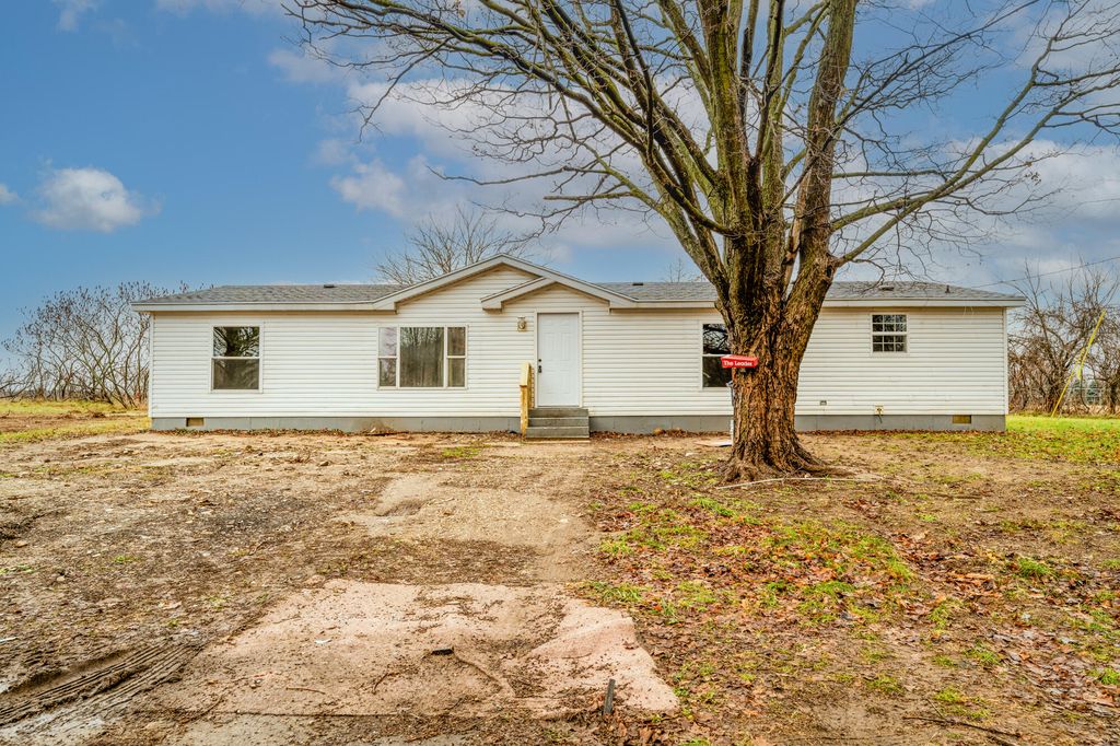 88450 52nd St, Decatur, MI 49045 - See Est. Value, Schools & More