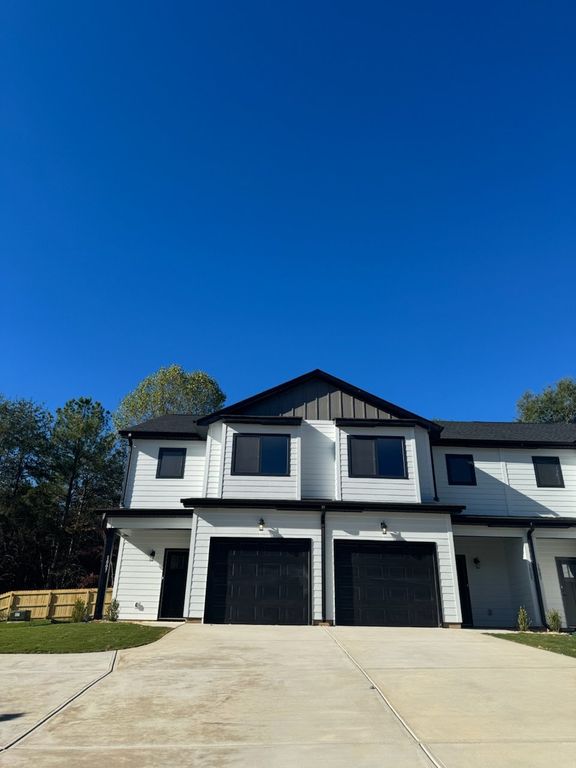 1007 7th Street Blvd NE, Hickory, NC 28602 - See Est. Value, Schools & More