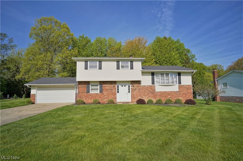 2510 Alan Dr, Wickliffe, OH 44092 - See Est. Value, Schools & More
