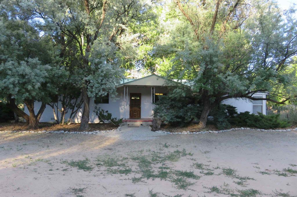 40 County Road 12, Espanola, NM 87532 - See Est. Value, Schools & More