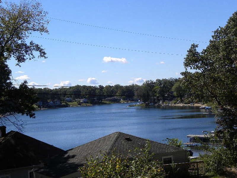 66740 Lakeshore Dr, Dowagiac, MI 49047 - See Est. Value, Schools & More