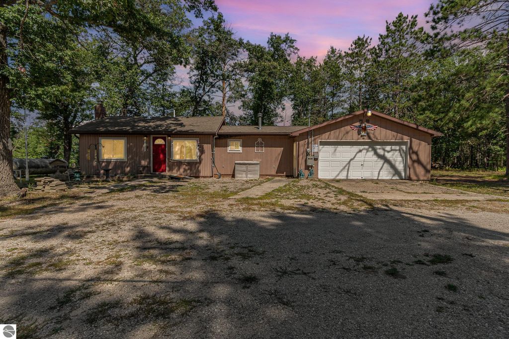 8220 Chain Lake Rd, South Branch, MI 48761 - See Est. Value, Schools & More