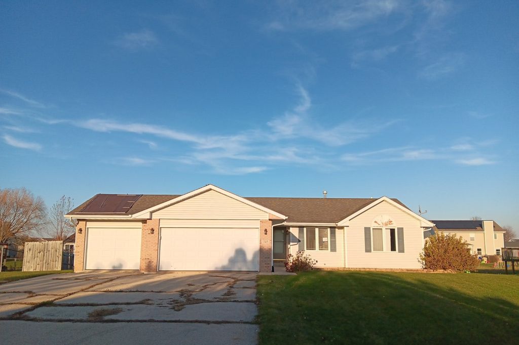 745 Golden Prairie Dr, Davis Junction, IL 61020 | Trulia