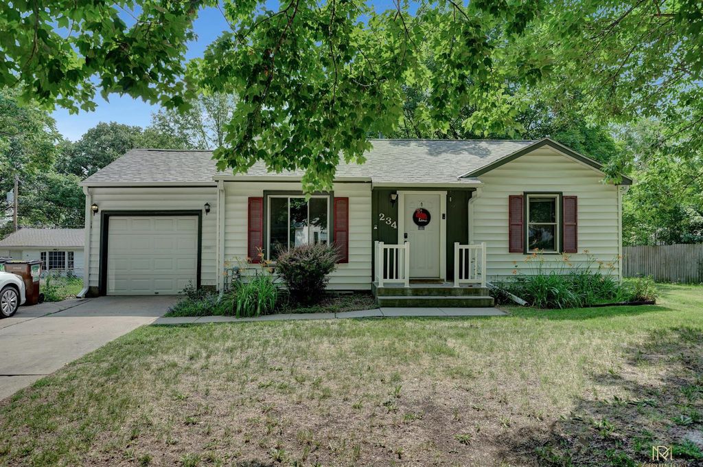 234 S 45th St, Lincoln, NE 68510 - See Est. Value, Schools & More
