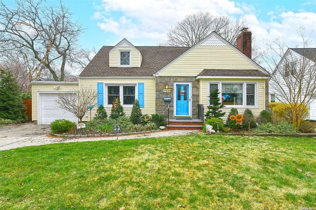 41 Earl Drive, Merrick, NY 11566 | Trulia