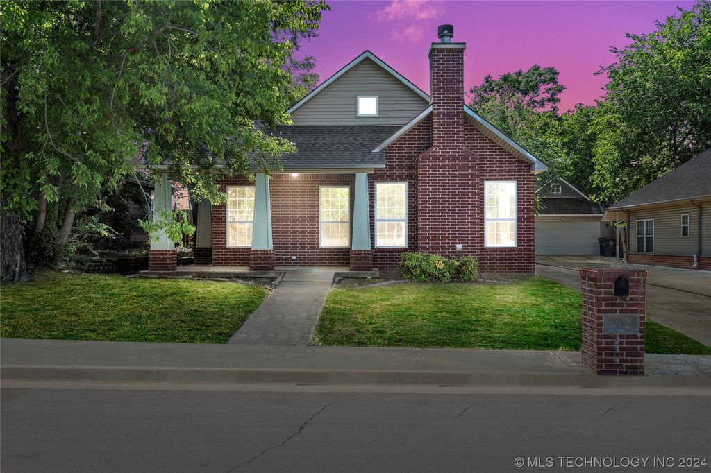 2112 N Madison Ave, Tulsa, OK 74106 - See Est. Value, Schools & More